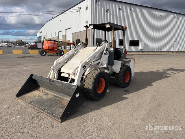 1990 Bobcat 2410 Pala Cargadora | Ritchie Bros. Auctioneers