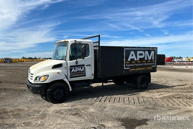 2005 Hino 145 4x2 Flatbed Truck | Ritchie Bros. Auctioneers