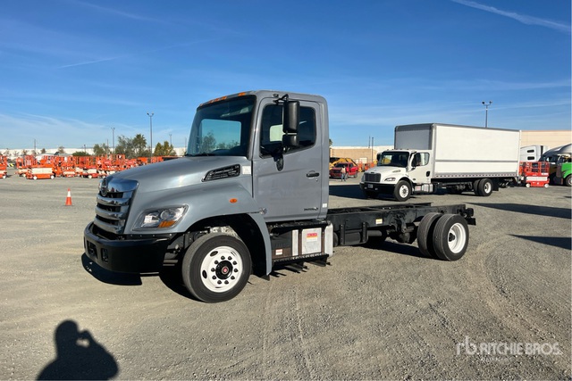 2018 Hino 258LP 4x2 Cabina y chasis | Ritchie Bros. Auctioneers