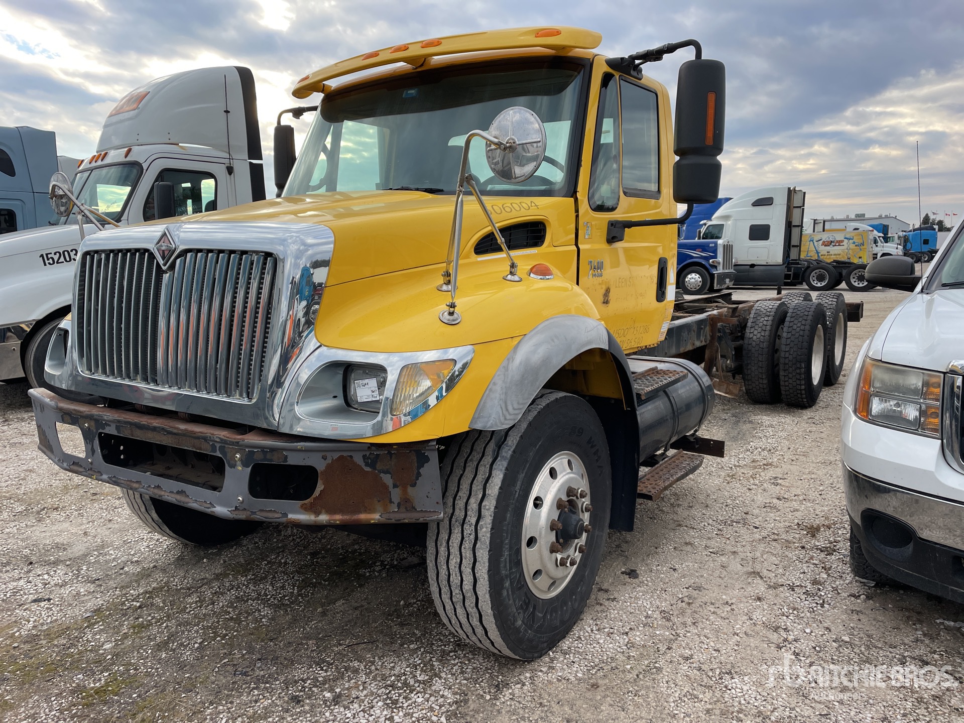2007 International 7400 6x4 Cabina y chasis (Inoperable) | Ritchie Bros ...