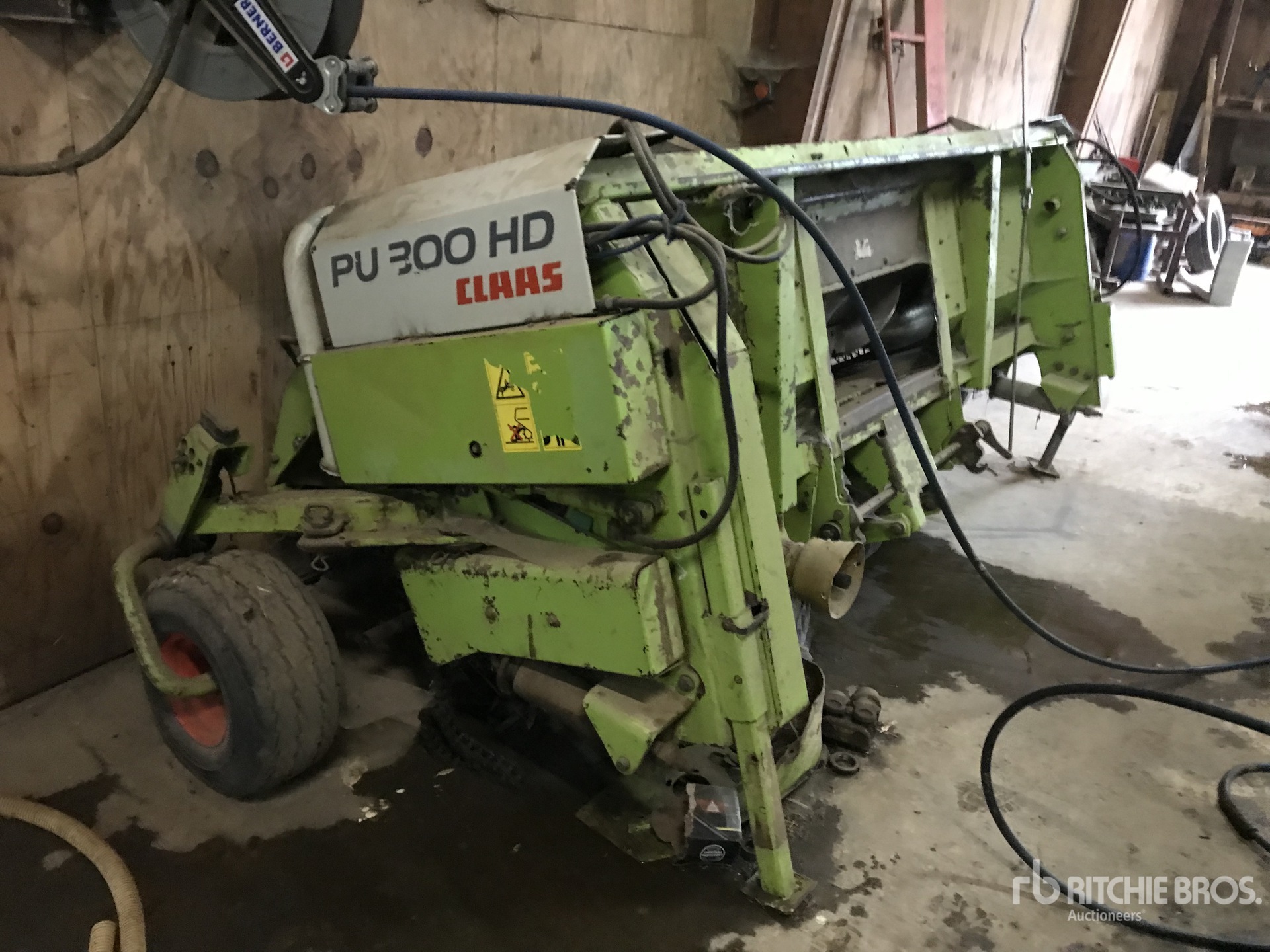 Claas PU 300 HD Forage Harvester Pickup Header | Ritchie Bros. Auctioneers