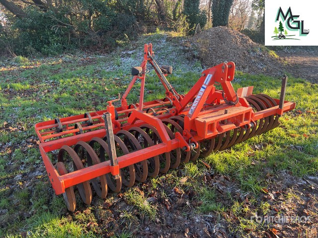 Askel 3 m Rouleau Spire Avant Land Roller | Ritchie Bros. Auctioneers