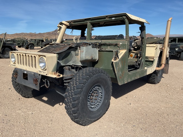 Humvees a la venta en subasta en línea | IronPlanet