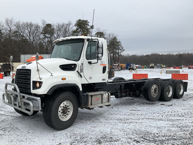 2020 Freightliner 114SD 8x4 Cabine et châssis | Ritchie Bros. Auctioneers