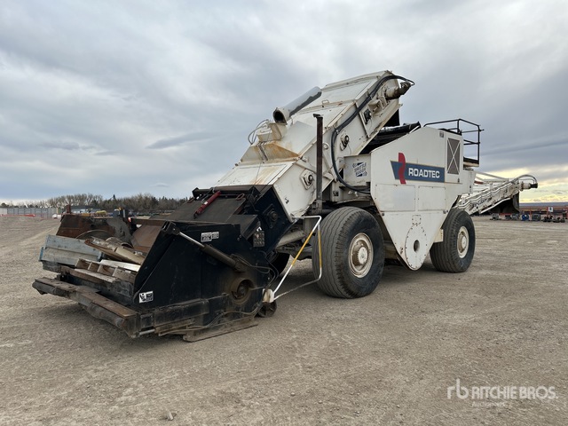 2001 Roadtec SB-2500B Wheel Asphalt Transfer Machine | Ritchie Bros ...