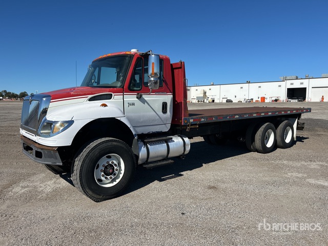 2005 International 7600 6x4 Flatbed Truck | Ritchie Bros. Auctioneers