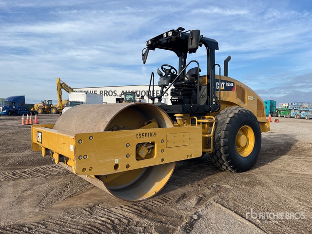 2021 Cat CS54B Rodillo compactador | Ritchie Bros. Auctioneers