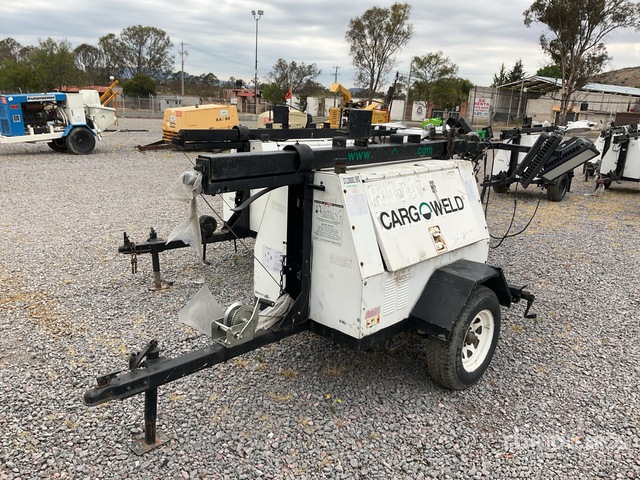 Quantity of (2) Lote de Torres de Iluminación (INOPERABLES) / Light ...