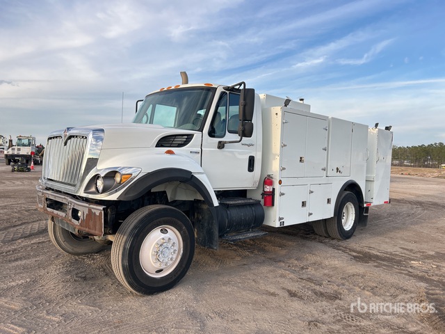 2009 International 7300 4x4 Fuel and Lube Truck | Ritchie Bros. Auctioneers