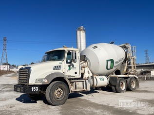 2015 Mack GU813 6x4 Mixer Truck in Fairburn, Georgia, United States ...