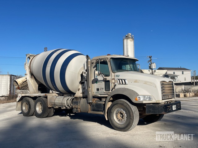 2015 Mack GU813 6x4 Mixer Truck in Fairburn, Georgia, United States ...