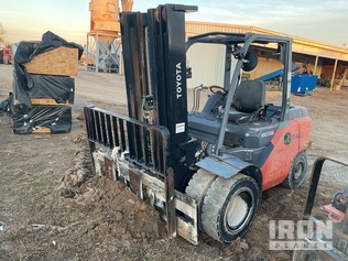 2015 Toyota 8FD45U 8650 lb Pneumatic Forklift in Sherman, Texas, United ...