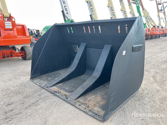 Volvo 117 in High-Tip Wheel Loader Bucket - Fits Volvo L120G, L120H ...