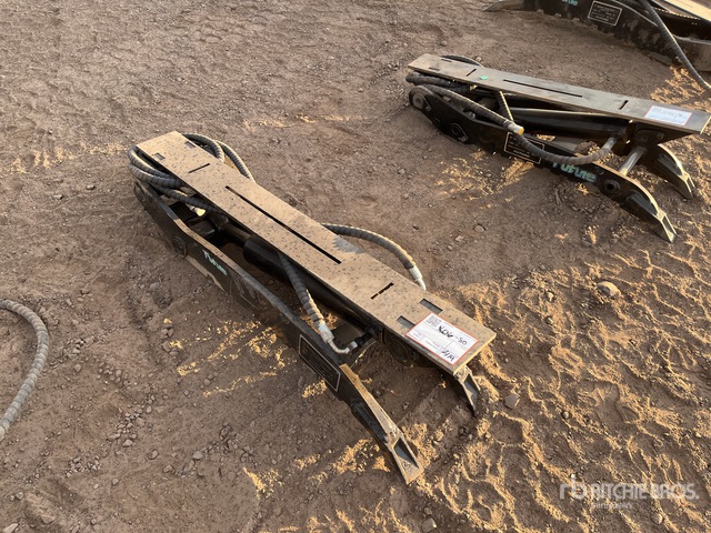 2025 Future FT-J7T Excavator Thumb (Unused) | Ritchie Bros. Auctioneers