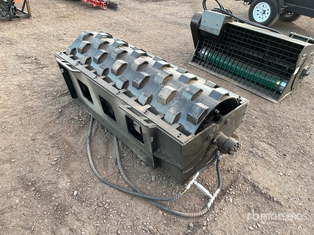 2025 Future FT-CW59 60 in Padfoot Skid Steer Vibratory Roller (Unused ...