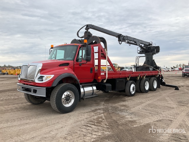 Serco Loaders 160 Articulated Boom on 2005 International 7600 8x4 ...