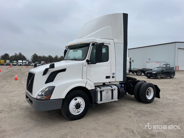 2016 Volvo VNL 4x2 Cabeza Tractora Cabina Corta | Ritchie Bros. Auctioneers