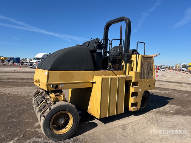 2006 Dynapac CP142 9 Wheel Pneumatic Roller | Ritchie Bros. Auctioneers