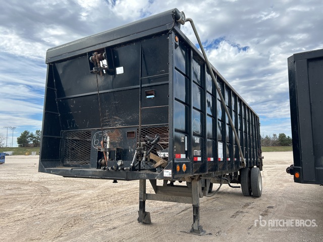 2017 Warren WBT-25 25 ft S/A Refuse Trailer | Ritchie Bros. Auctioneers