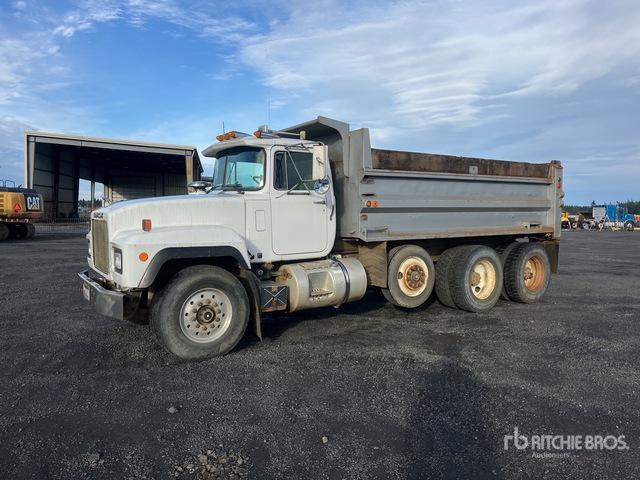 1999 Mack RD688S 8x4 Tri/A Dump Truck | Ritchie Bros. Auctioneers