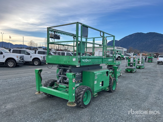 2015 Skyjack SJ6832 RT 4x4 Dual Fuel Scissor Lift | Ritchie Bros ...