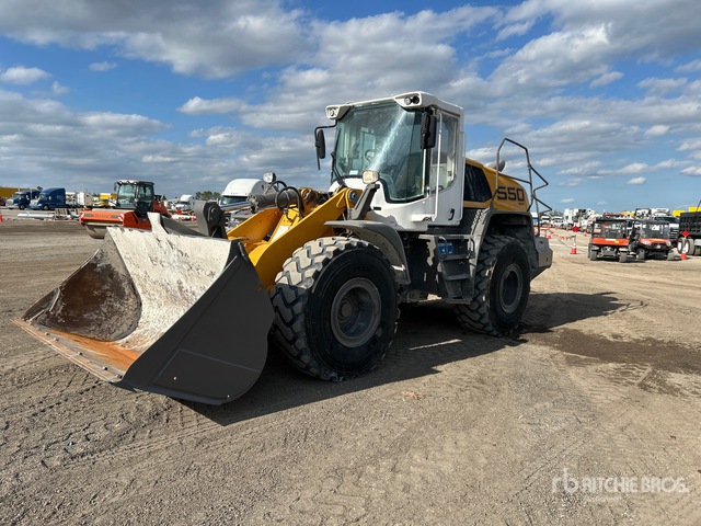 2017 Liebherr L550 Wheel Loader | Ritchie Bros. Auctioneers