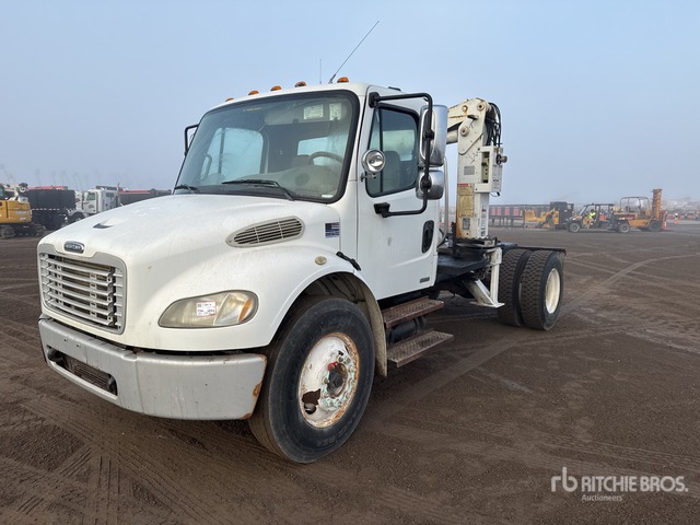 Stellar 3200 Knuckle Boom on 2006 Freightliner M2106 4x2 Boom Truck ...
