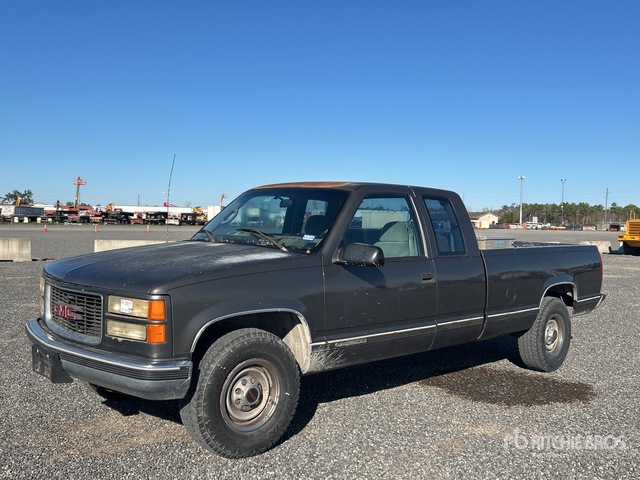 2000 GMC Sierra 2500 4x2 Extended Cab Pickup | Ritchie Bros. Auctioneers