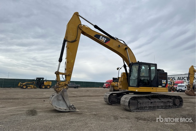2017 Cat 335F L CR Tracked Excavator | Ritchie Bros. Auctioneers