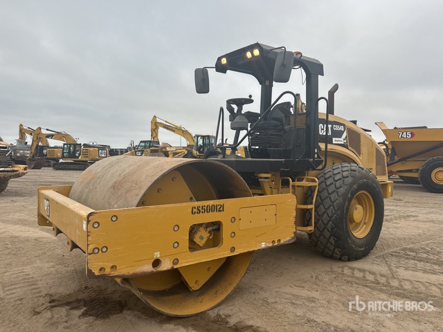 2016 Cat CS54B Smooth Drum Compactor | Ritchie Bros. Auctioneers