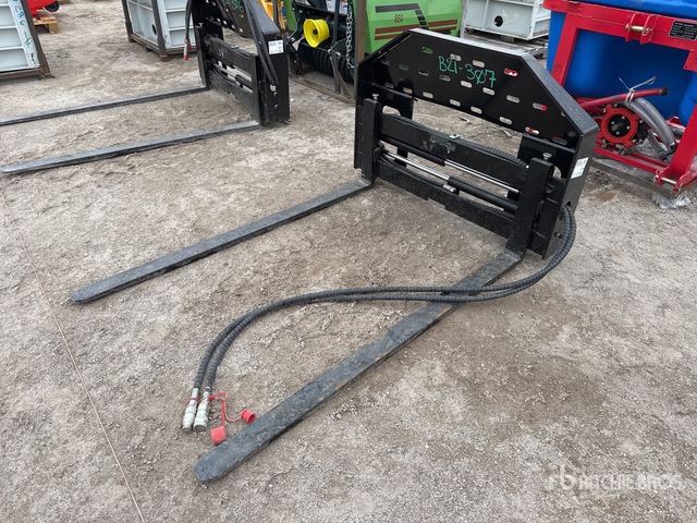 2025 Future FT-SF60 60 in Skid Steer Forks (Unused) | Ritchie Bros ...