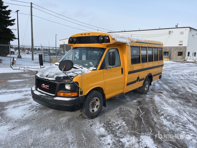 2011 GMC Savana G3500 4x2 19-Seat Mini Bus | Ritchie Bros. Auctioneers