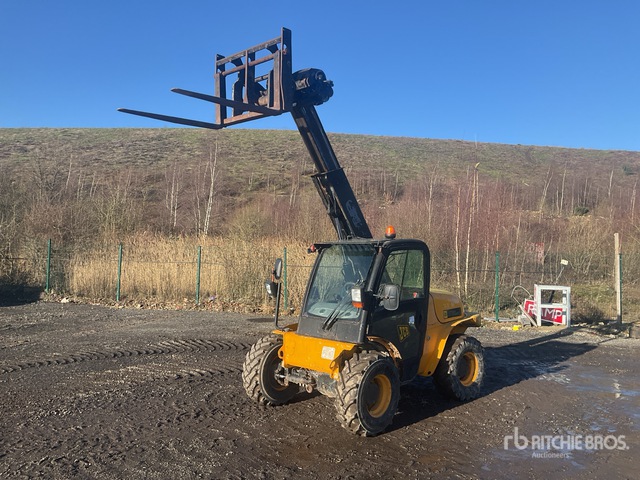 2007 JCB 520-40 Telehandler | Ritchie Bros. Auctioneers