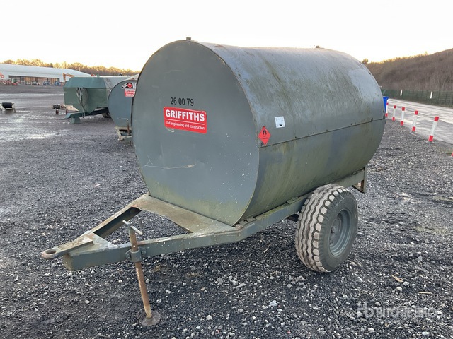 2000 2250 L Trailer Mounted Poly Fuel Tank | Ritchie Bros. Auctioneers