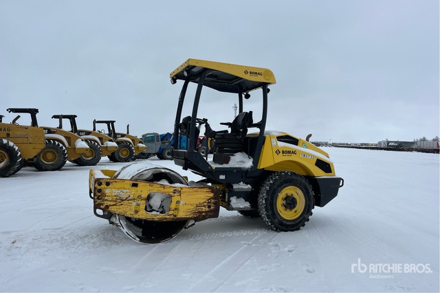2015 Bomag BW145D-5 Smooth Drum Compactor | Ritchie Bros. Auctioneers