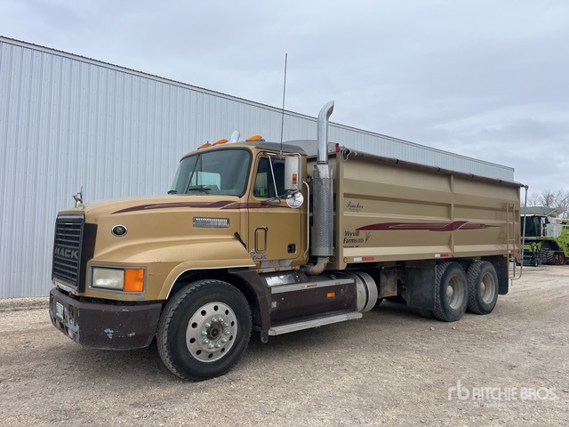 1997 Mack CH613 6x4 Grain Truck | Ritchie Bros. Auctioneers