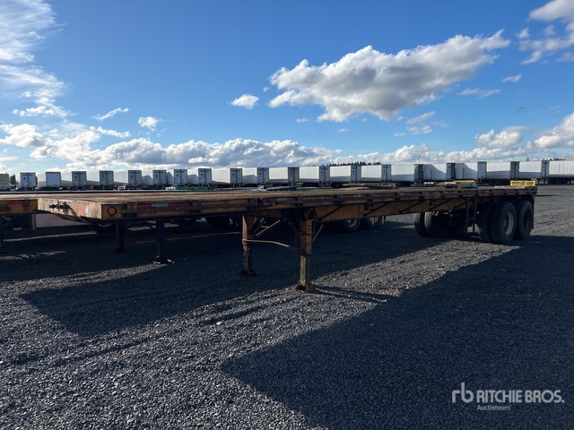 1969 Brown 40 ft T/A Flatbed Trailer | Ritchie Bros. Auctioneers