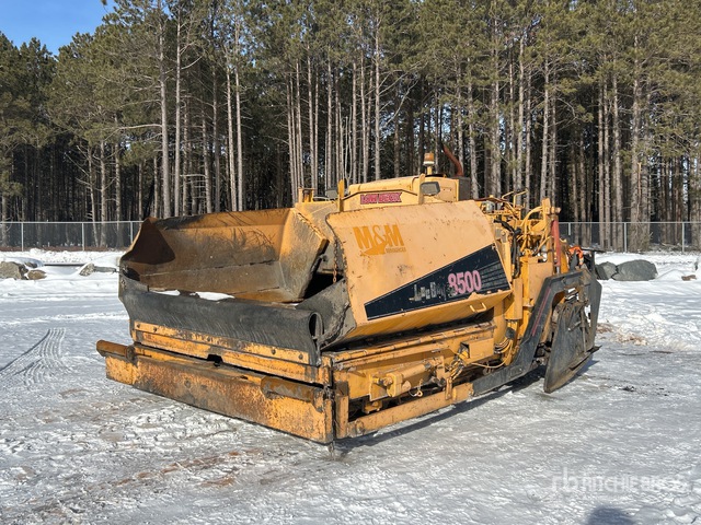 2001 LeeBoy 8500 Track Asphalt Paver | Ritchie Bros. Auctioneers