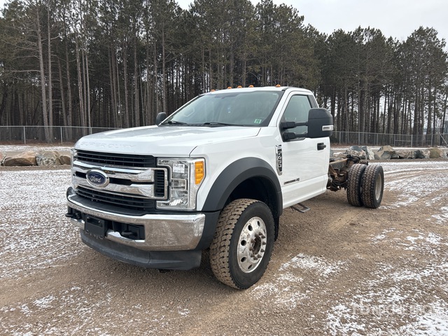 2017 Ford F-450 XLT 4x4 Autocarro cabina e telaio | Ritchie Bros ...