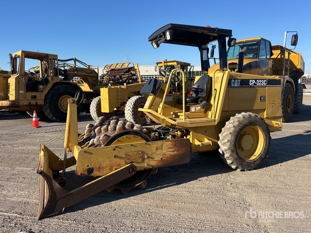 2007 Cat CP-323C Padfoot Drum Compactor | Ritchie Bros. Auctioneers