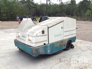 2004 Tennant 7400 Ride-On Floor Scrubber in New Augusta, Mississippi ...