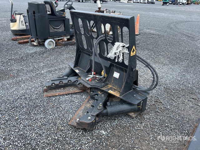 2022 Dymax 14 in Skid Steer Tree Shear | Ritchie Bros. Auctioneers