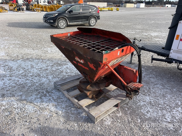 2020 Bobcat HS8 Hydraulic Skid Steer Spreader | Ritchie Bros. Auctioneers