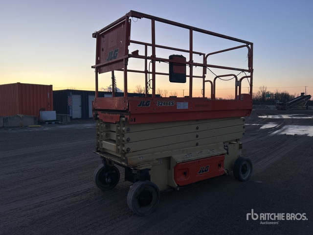 2017 JLG 3246ES Electric Scissor Lift | Ritchie Bros. Auctioneers