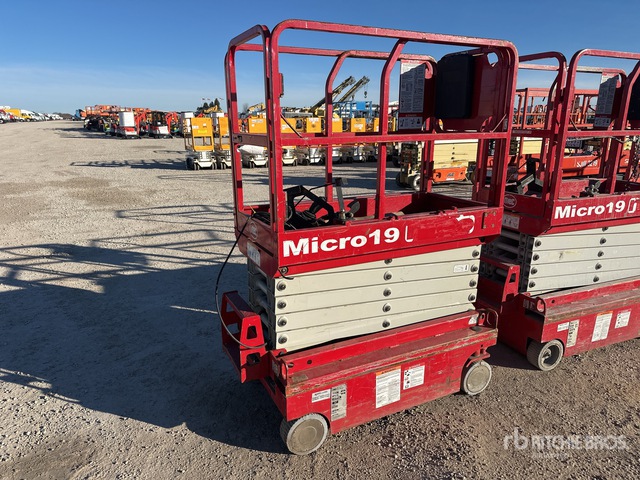 2018 MEC MICRO 19 Electric Scissor Lift | Ritchie Bros. Auctioneers