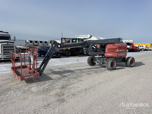 2015 Skyjack SJ63AJ 4WD Dual Fuel Articulating Boom Lift | Ritchie Bros ...