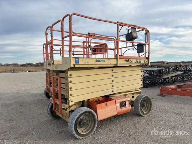 2004 JLG 4069LE Electric Scissor Lift | Ritchie Bros. Auctioneers