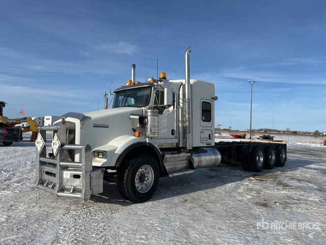 2016 Kenworth T800 8x6 Sleeper Cab & Chassis | Ritchie Bros. Auctioneers