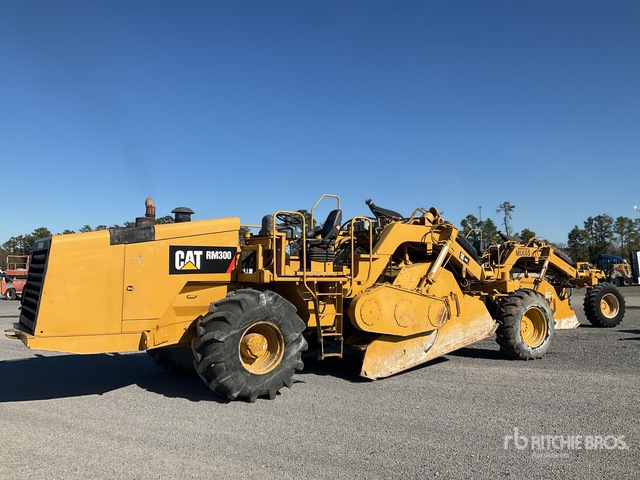 2006 Cat RM300 Wheel Soil Stabilizer Reclaimer | Ritchie Bros. Auctioneers