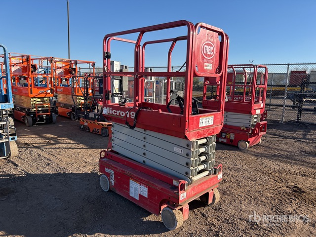 2019 MEC Micro 19 Electric Scissor Lift | Ritchie Bros. Auctioneers
